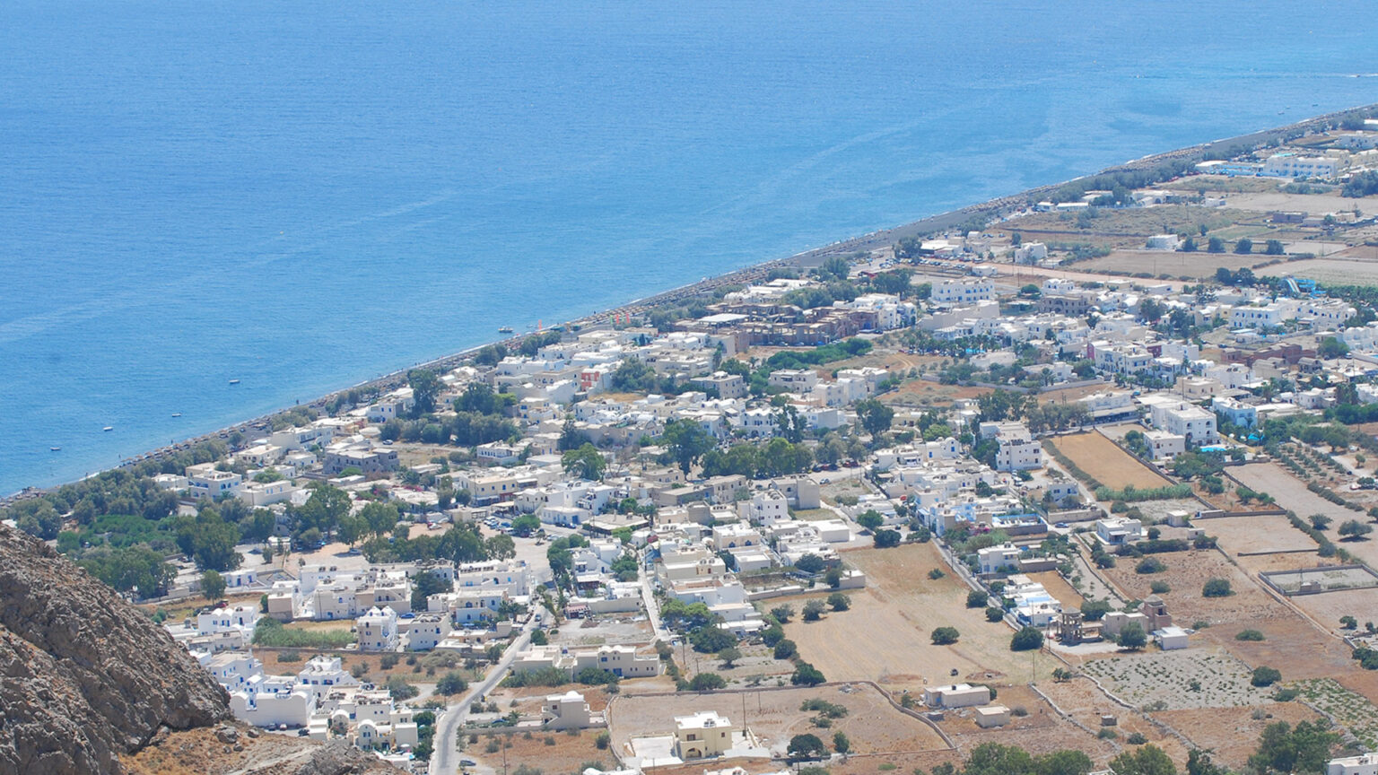 Emporio - Perissa - Perivolos Village - Santorini.net